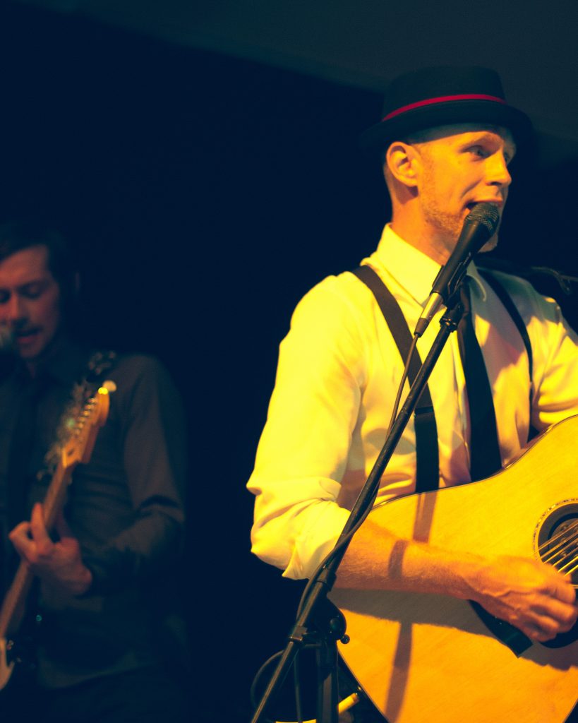 Two Bit Bandits - Select-Entertainment.com